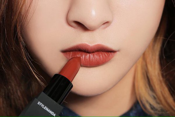 Tìm hiểu chi tiết giấc mộng về thỏi son môi